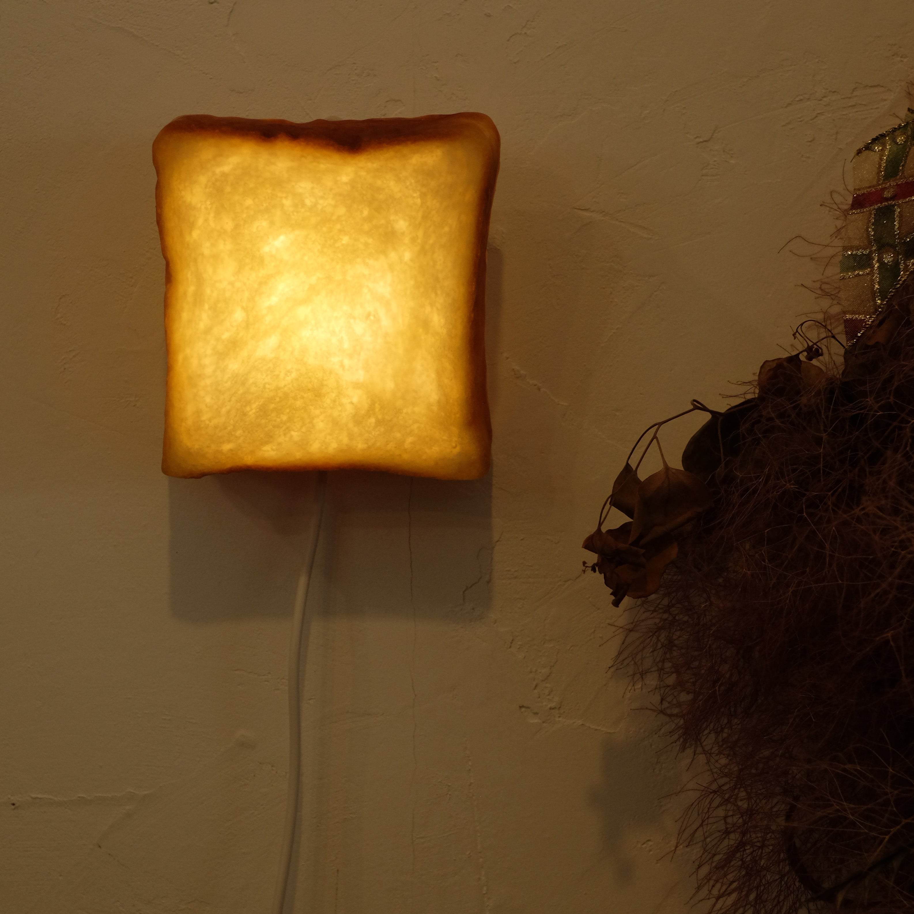 Pampshade Toast A Bread Lamp (USB Type) – Yukiko Morita PAMPSHADE ...